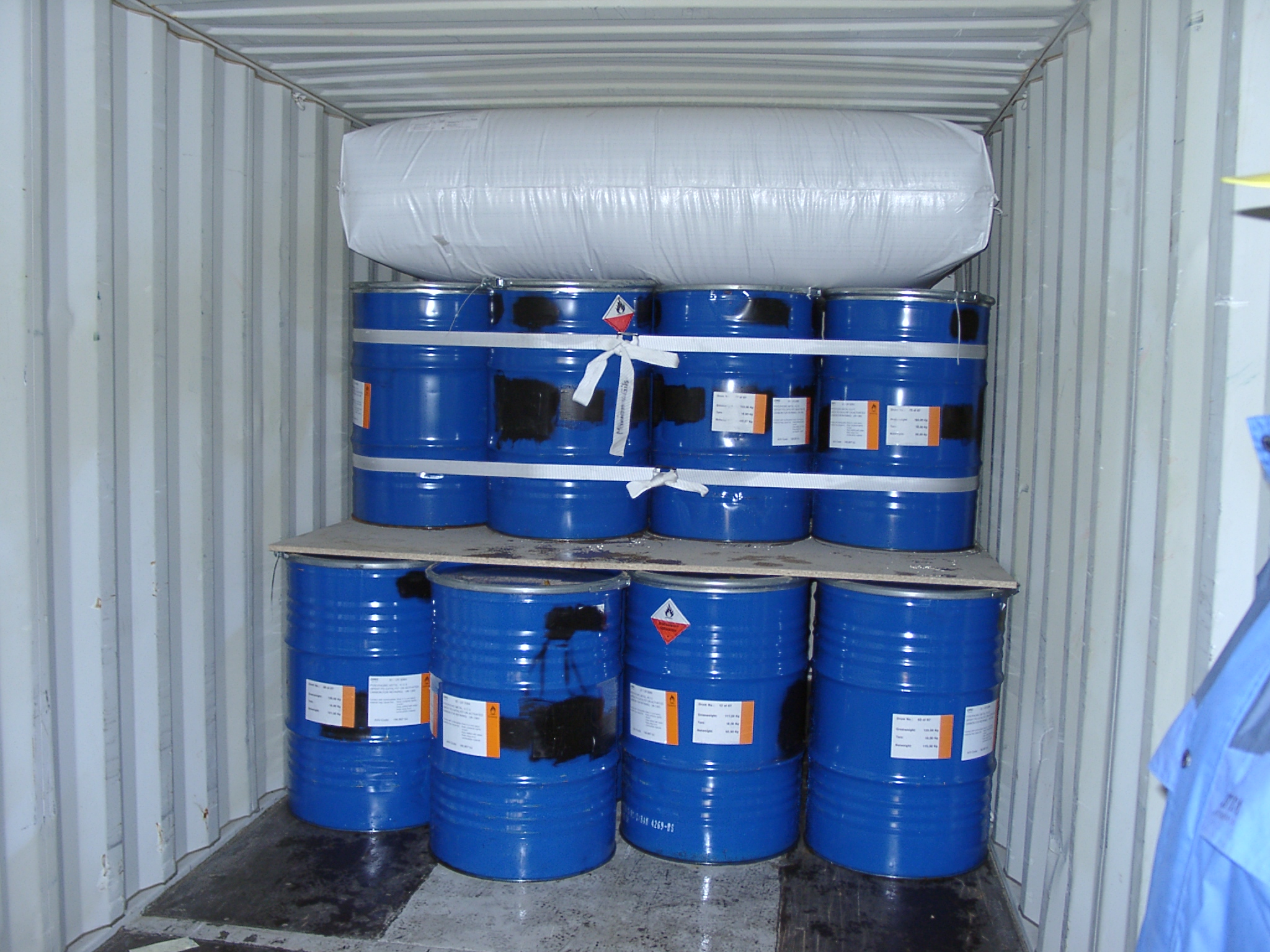 Padding for fixing and cushioning in load securing