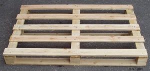 Single use pallets made from IPPC-treated solid wood for transport and ...